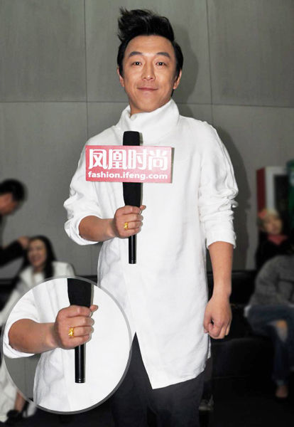 Simon Gao跨界合作周大福 黄渤一秒变土豪 |Simon_凤凰时尚