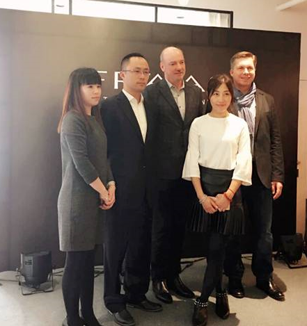 德国百年围巾世家FRAAS的"双国"设计_凤凰时尚